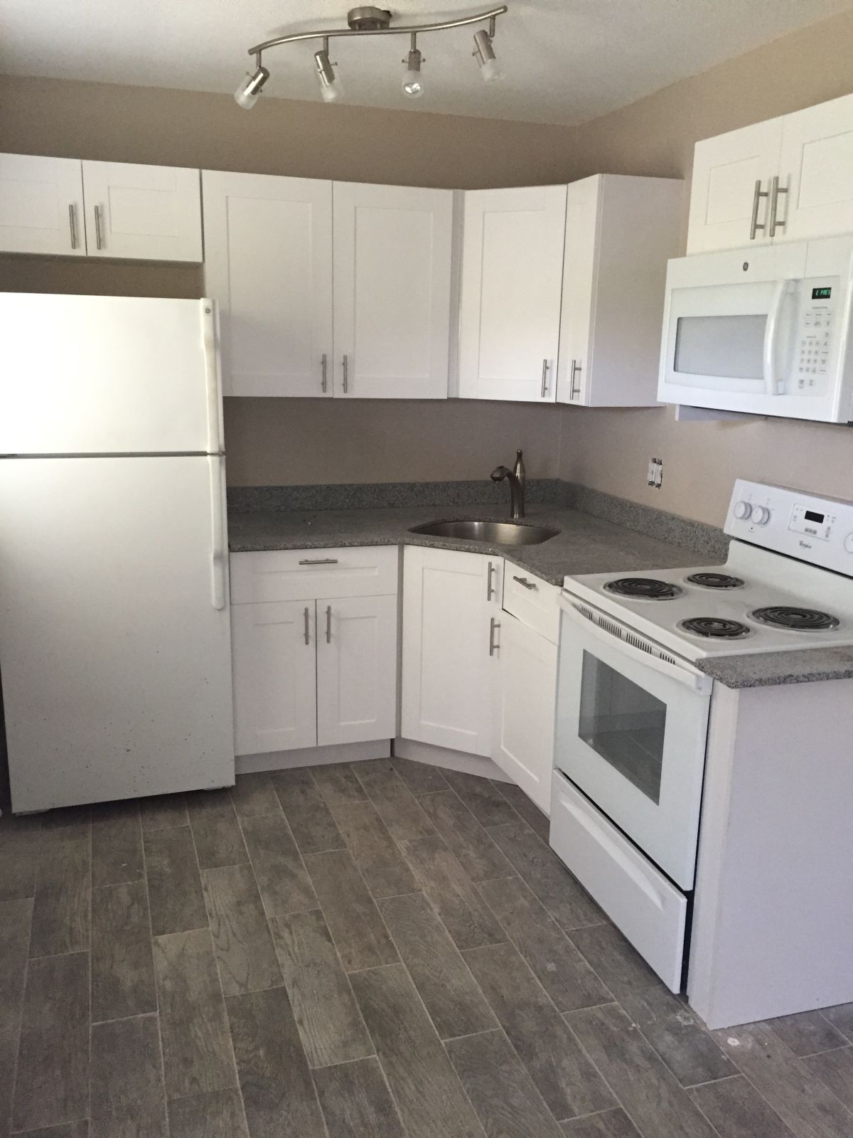 Home [blueribbonapartments.managebuilding.com]