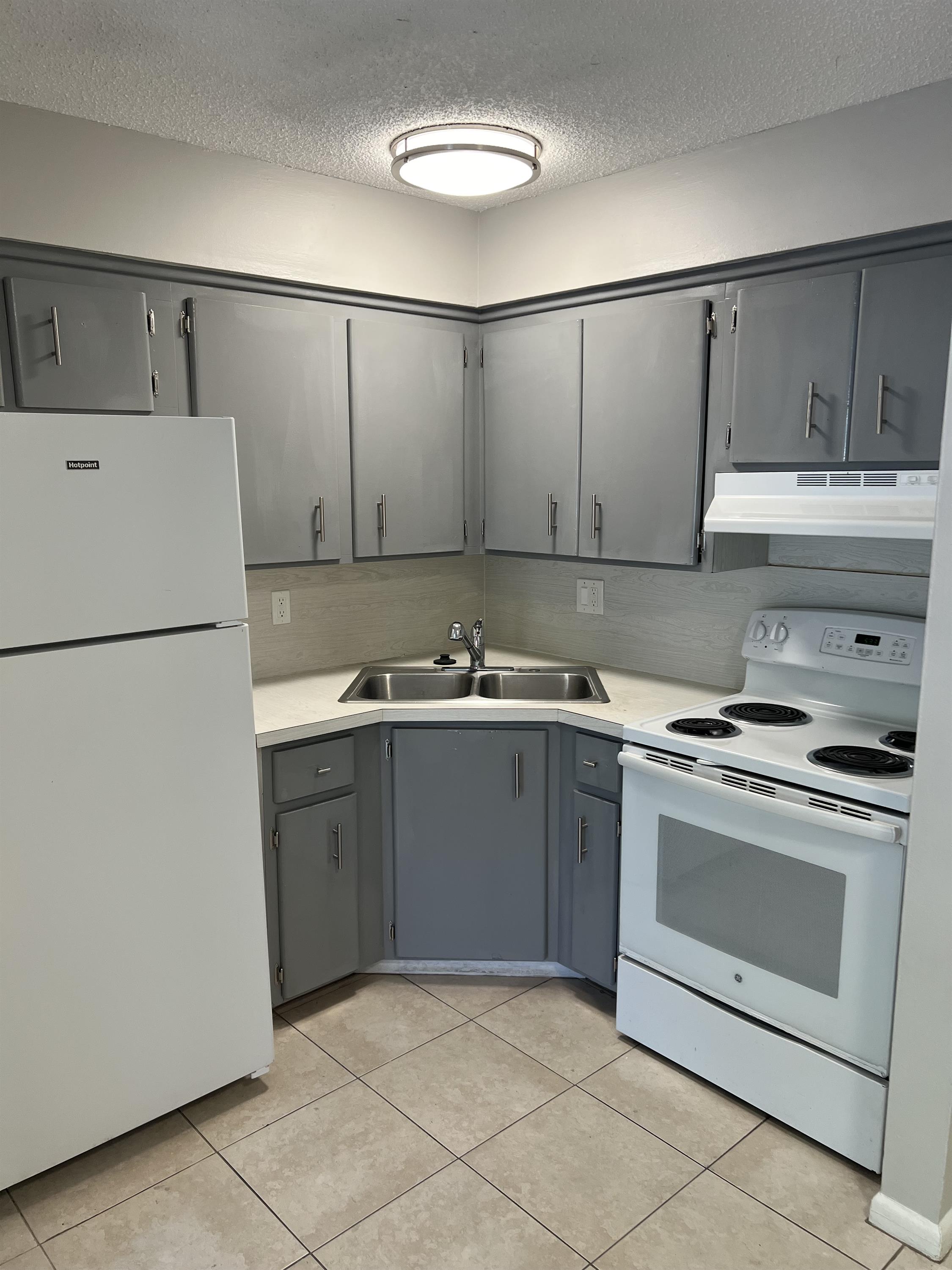 Home [blueribbonapartments.managebuilding.com]